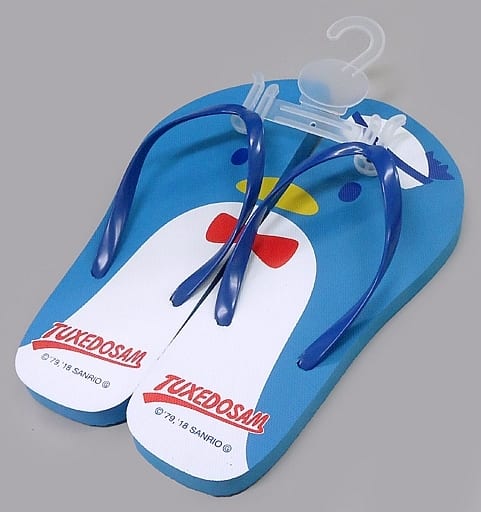 29. Tuxedo Thumb slippers' Per Sanrio, KUJI Sanrio Character, Per KUJI ...