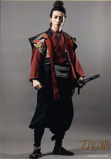 Official photo (male) / actor Hiroki Suzuki (Ukita Hideie) / Whole body costume red / black ...