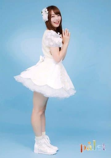 Official photo (female) / idol / palet Palet / Yui Fujimoto / Whole Body / White Costume / Hands ...