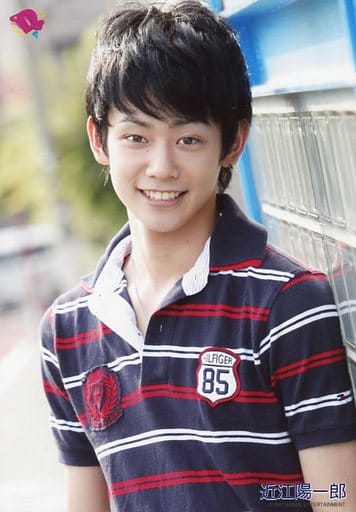 Official photo (male) / actor D2 / Yoichiro Omi / Upper body / Costume ...