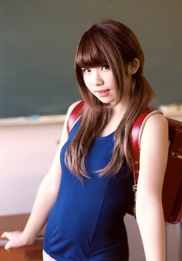 Official photo (female) / cosplayer Enako / Upper Body / Body Left ...