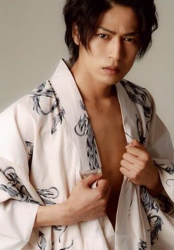 Atsushi Maruyama / Upper Body, Yukata White / Both Hands Yukata, Facing Right / Background Grey ...