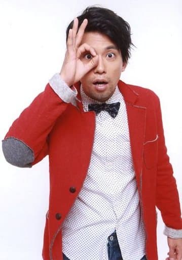 Official photo (male) / actor Yamato Kinjo / Upper body / Costume : Red ...