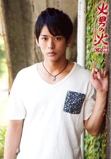 Official photo (male) / actor Takuma Sueno / Upper Body / White Costume ...