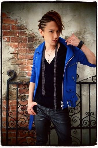 Official photo (male) / Voice actor Kenn / Above the Knee / Blue Black ...