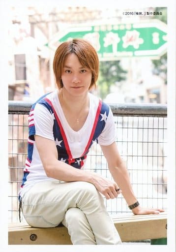 Shinji Rachi / Kneecaps / Seats / White / Blue / Red / Legs / Right ...