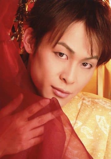 Yuki Fujiwara / Bust Up / Costume Yellow / Right Hand Cloth / Under ...