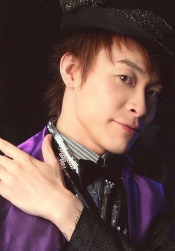 Yuki Fujiwara (Zs) / Bust Up / Costume Purple / Black / Left Hand ...