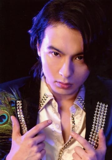 Official photo (male) / actor Rei Fujita (Odds) / Bust up, Costume Blue ...