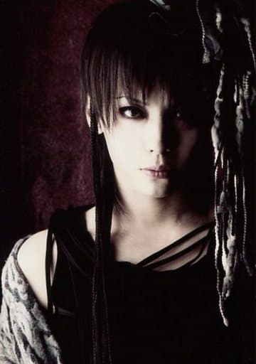 Official photo (Male) / visual kei band / Moran Moran/Hitomi Tanaka / Bust Up / Costume Black ...