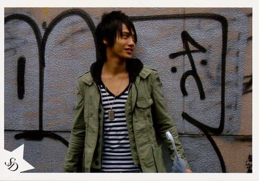 Official photo (male) / actor Shinpei Takagi / Horizontal / Upper body ...