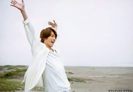 Hiroki Suzuki / Horizontal Type / Upper Body / White Costume / Hands Up / Photo collection ...