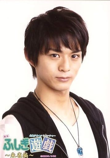 Official photo (male) / actor Takuma Sueno / Bust Up / Costume White ...