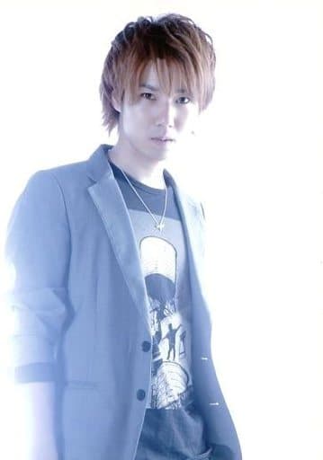 Official photo (male) / actor Kosuke Kuwano / Upper body / Costume ...