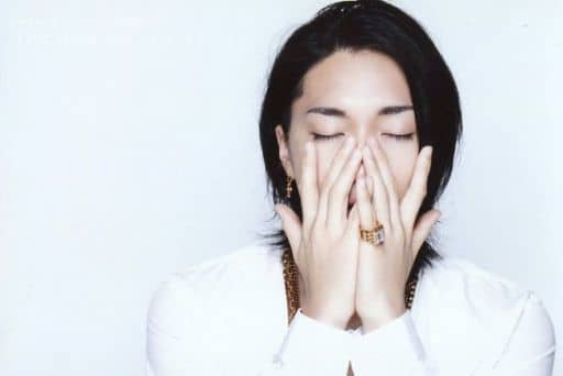 Yuya Matsushita / Horizontal type / Bust up / Costume white / Both hands face / Eyes closed ...