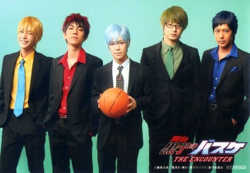 Official photo (male) / actor Gathering (5 persons) / Horizontal, Kneeling, Costume Black ...