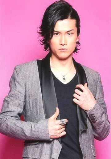 Official photo (male) / actor Daisuke Watanabe (Kujo Ren) / Upper Body ...