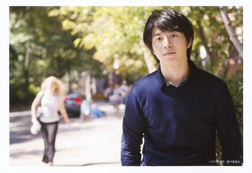 Official photo (male) / actor Ryouta Murai / Horizontal / Upper body ...