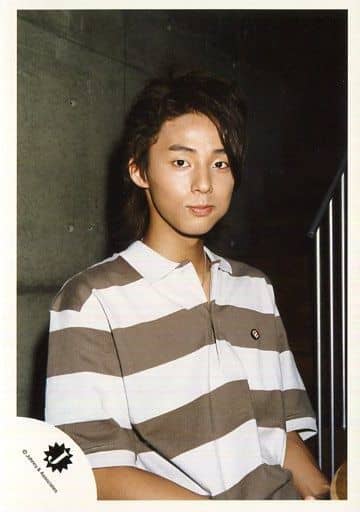 Kis-My-Ft2 / Tasuke Fujigaya / Bust up / Costume white brown / Stripe pattern / Body facing ...