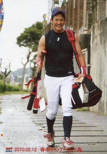 Official photo (male) / baseball player Orix Buffaloes / Tomotaka ...