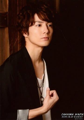 Official photo (male) / actor Takuma Wada / Upper Body / Costume Black / White / Sight Right ...