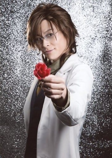 Official photo (male) / actor Yuki Fujiwara (Olive) / Upper Body / Left ...