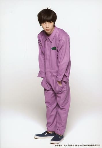 Official photo (male) / actor Ryo Kitamura (Hitotsumatsu) / Whole Body ...