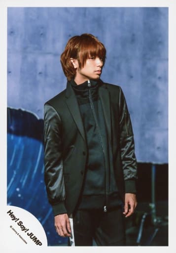 Hey! Say! JUMP / Kei Inoo / Above the knees / Black costume / Right ...