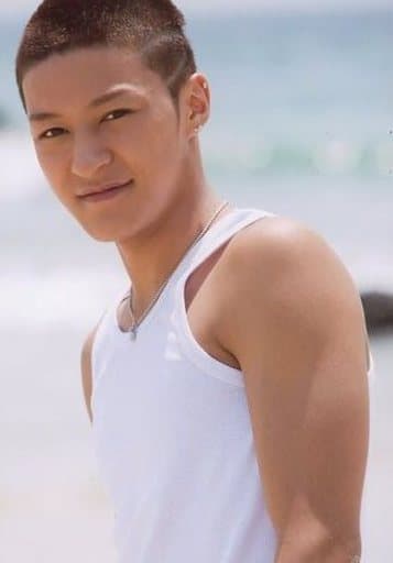 Official photo (Male) / Singer / Lead Lead / Shin'ya Taniuchi Upper ...