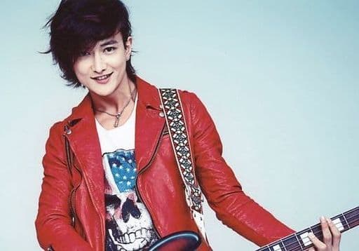 Supernova / Kwangsoo / Horizontal, Upper Body, Costume Red, White, Both ...