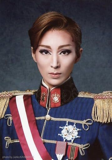Official photo (female) / Takarazuka Revue (Sora-gumi) / actress ...
