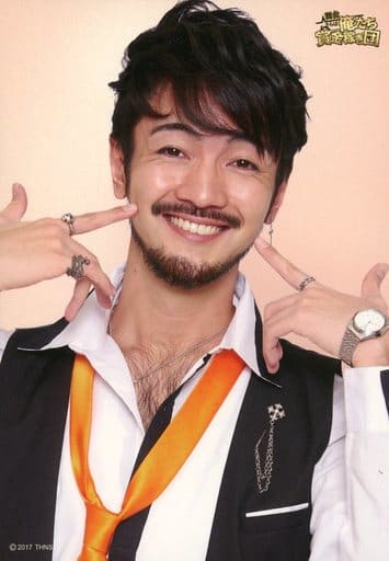 Sotaro (Hara) / Bust-up / Costume Black / Both Fingers and Cheeks ...