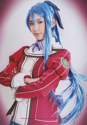 Maple (Laura S. Al Zeid) / Upper body, Costume : Red / White ...