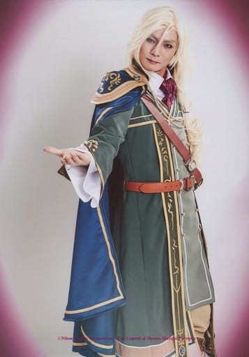 Official photo (male) / actor Ren Hakami (Rufus Albrea) / Above-the ...