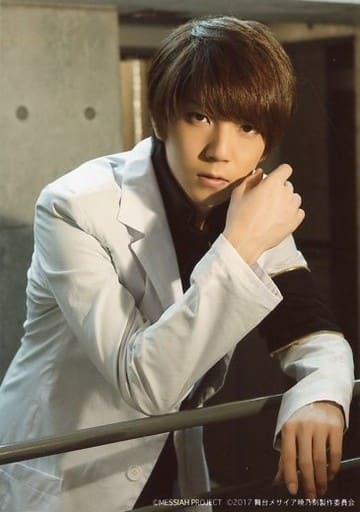 Yuya Asato (Dr. TEN) / Upper Body / Right Hand Raised / Both Hands Handrail / Character Actor ...