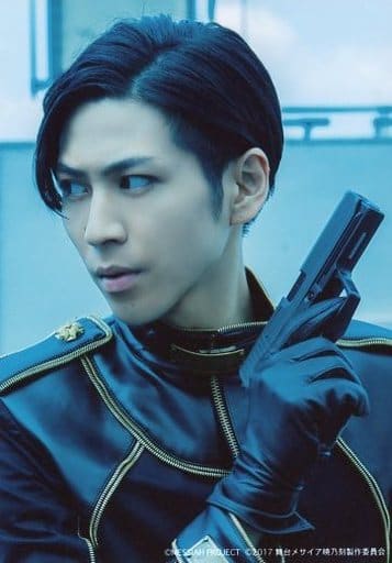 Official photo (male) / actor Yuki Izawa (Ryo Ariga) / Bust Up / Left ...