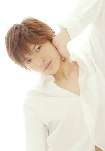 Kosuke Asuma / Horizontal type / Bust up / White costume / Shirt / Left ...