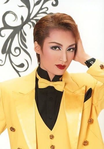 Takarazuka Revue (Yuki Gumi) / Bokai Futo / Bust Up Suits Yellow / Black / Left Head / Yuki Gumi ...