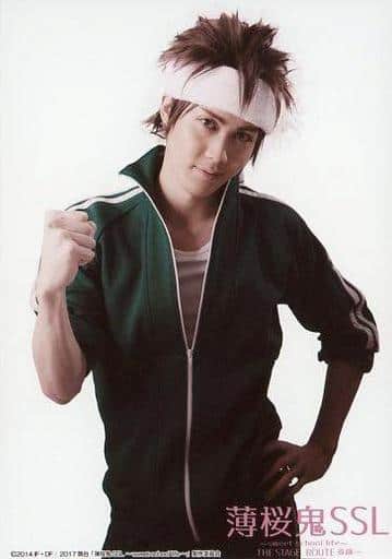 Masato Saki (Nagakura Shinpachi) / Upper body, right hand fist ...