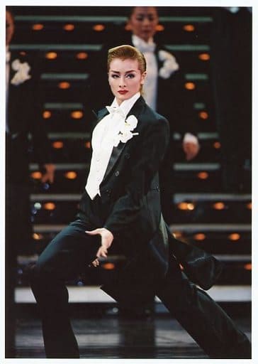 Takarazuka Revue (Star Group) / Kei Aran / Live Photo / Kneecap ...