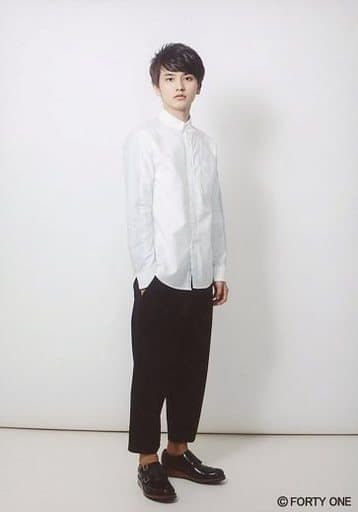 Official photo (male) / actor Toshiki Seto / Body, White Costume, Shirt ...