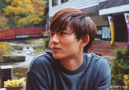 Official photo (male) / actor Ryo Ryusei / Horizontal, Bust Up, Costume ...