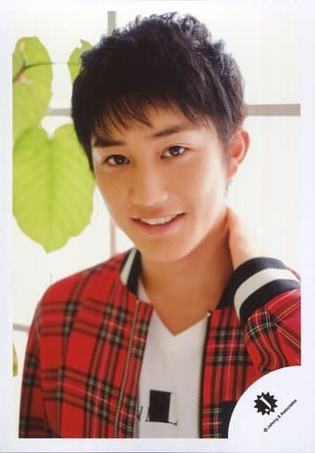 Johnnys Jr. / Ryo Hashimoto / Bust up / Costume red check / left wrist / body front / 17 Spring ...