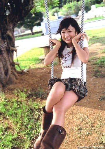 Official photo (female) / Gravure idol Risa Kudo / Whole Body / Shirt ...