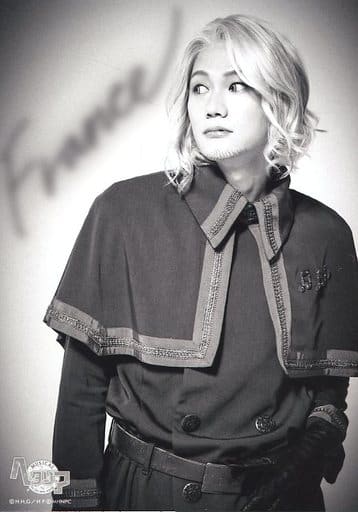 Official photo (male) / actor Juri (French) / upper body / left eye ...