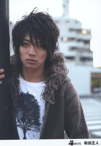 D-BOYS / Masato Wada / Upper Body / Costume White / Brown / Black / Right Hand Column / Outdoor ...