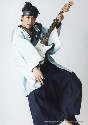 Official photo (male) / actor Chihiro Okutani / Whole Body, Left Hand ...