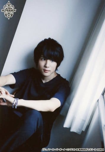 Yuta Higuchi / Kneecap / Sitting / Black dress / Double hands / Right ...