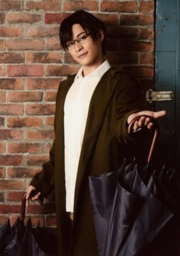 Yuki Fujiwara (Zhu Bajie) / Above the Knees, Both Hands Umbrella, Body ...