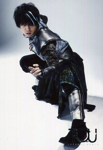 Yusuke Kashiwagi / Whole Body / Squatting / Black Costume / Left Facing / Gray Background ...